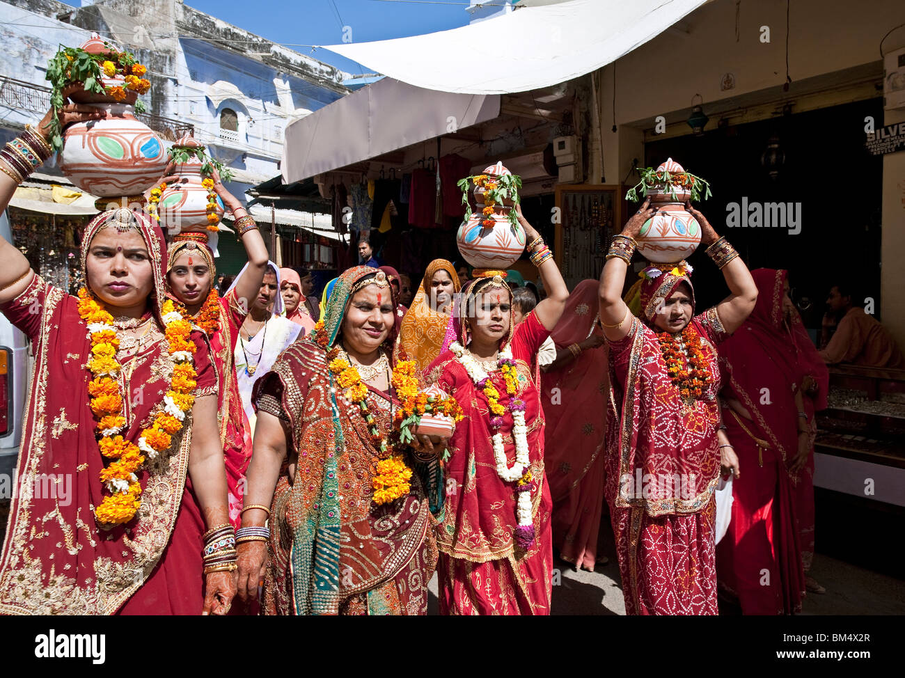 Indian wedding procession hi-res stock photography and images - Alamy
