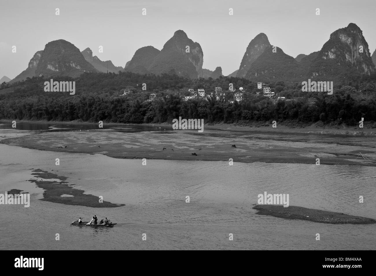 River scene china Black and White Stock Photos & Images - Alamy