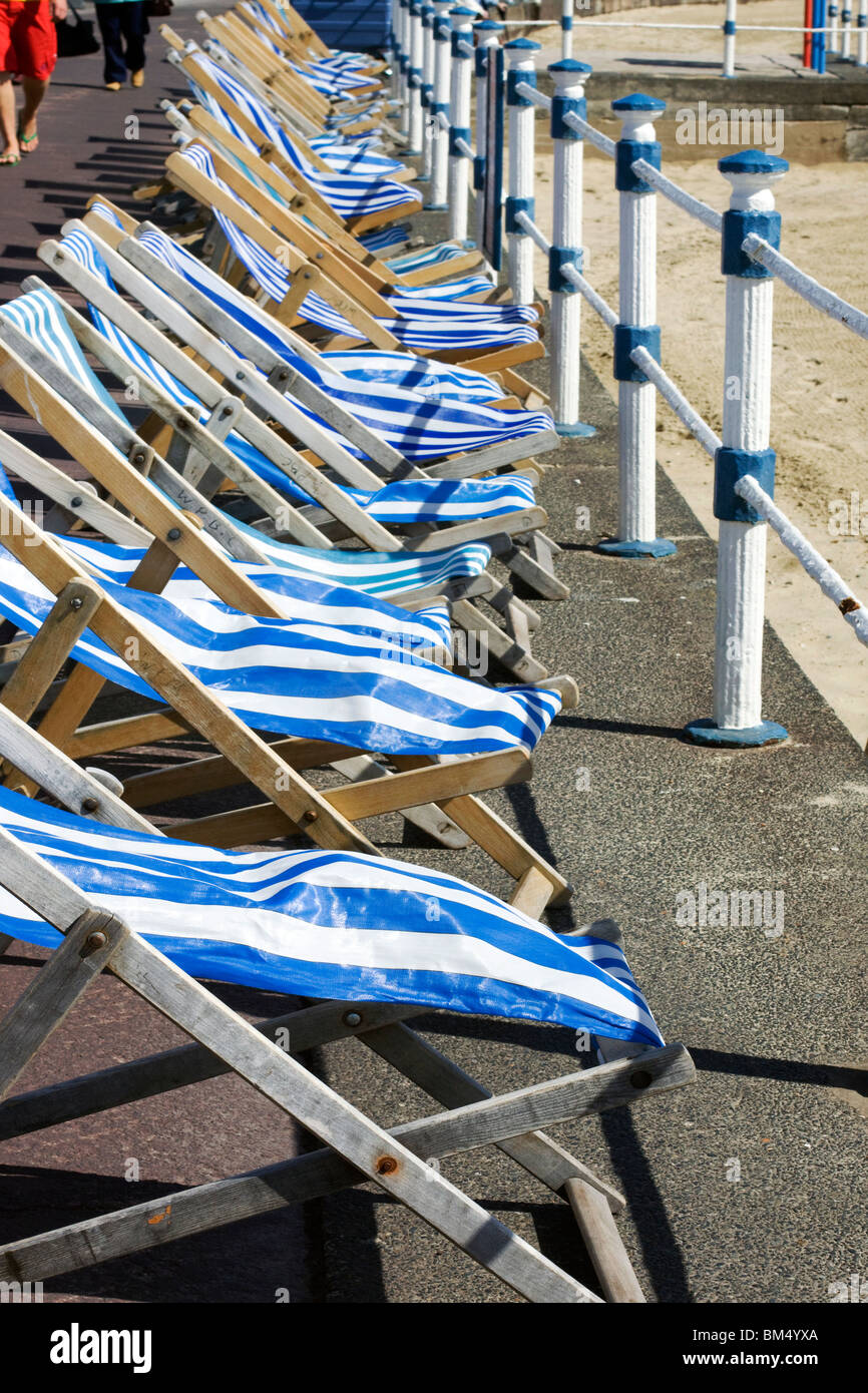 Row of classical deckchairs hi-res stock photography and images - Alamy