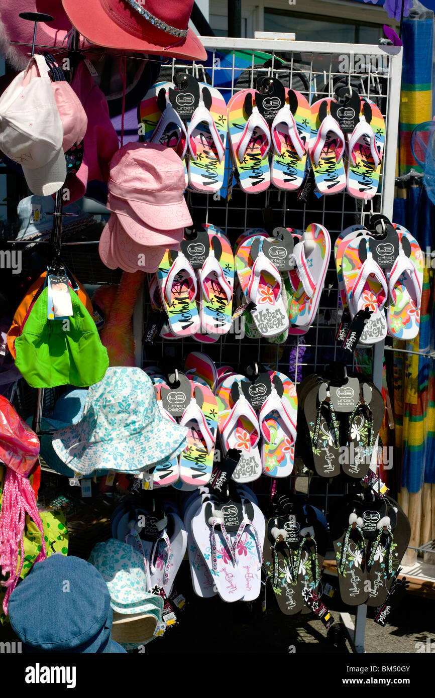 Shop selling beach merchandise hi-res stock photography and images - Alamy