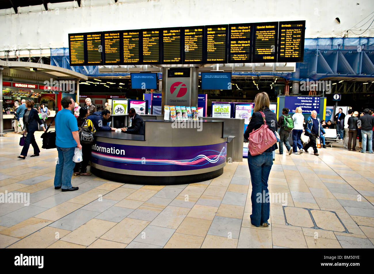 Information desk at Paddington Railway Station, London, England, UK ...