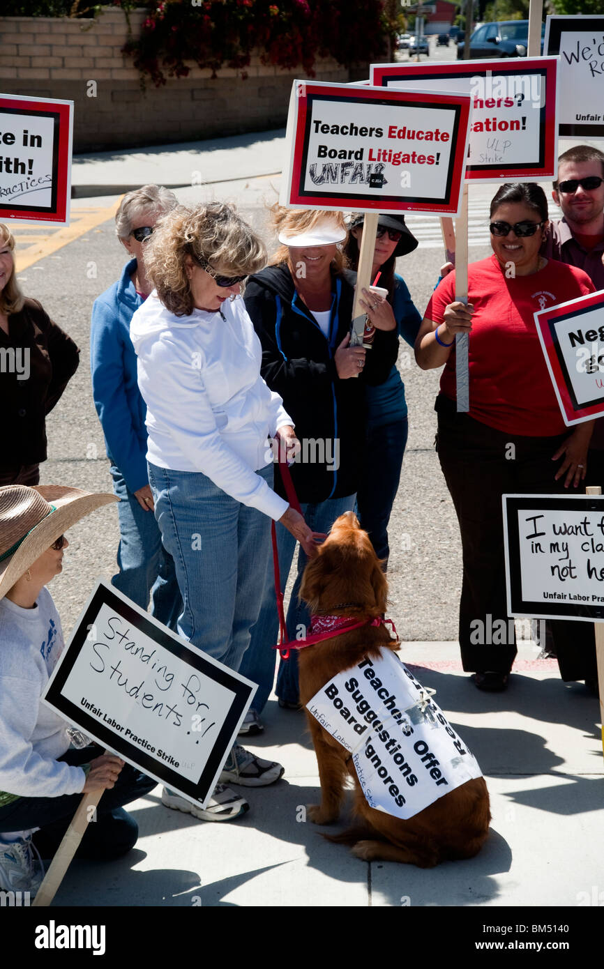 Strike sign hi-res stock photography and images - Alamy