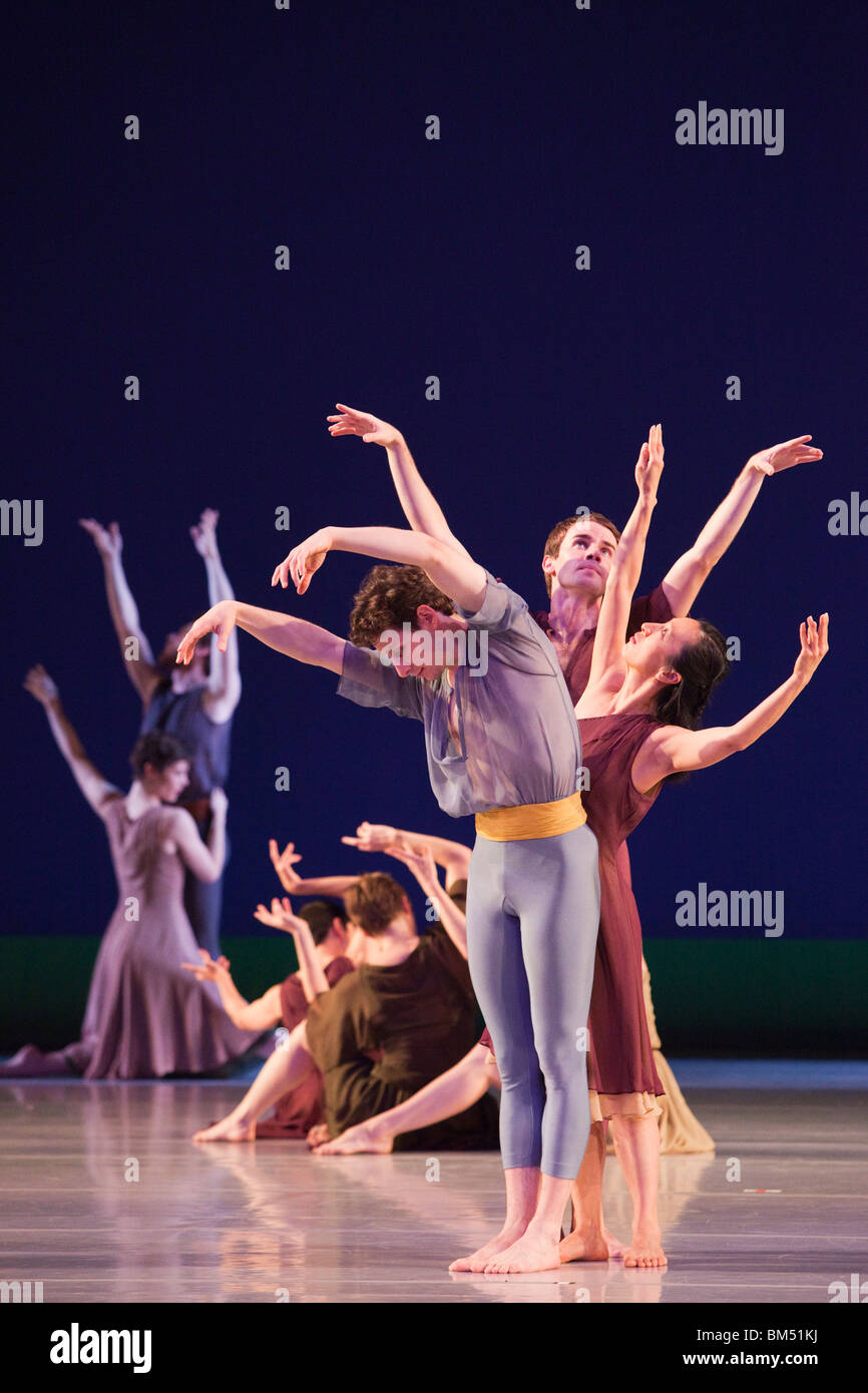 Mark Morris Dance Group performing at the London Coliseum Theatre ...