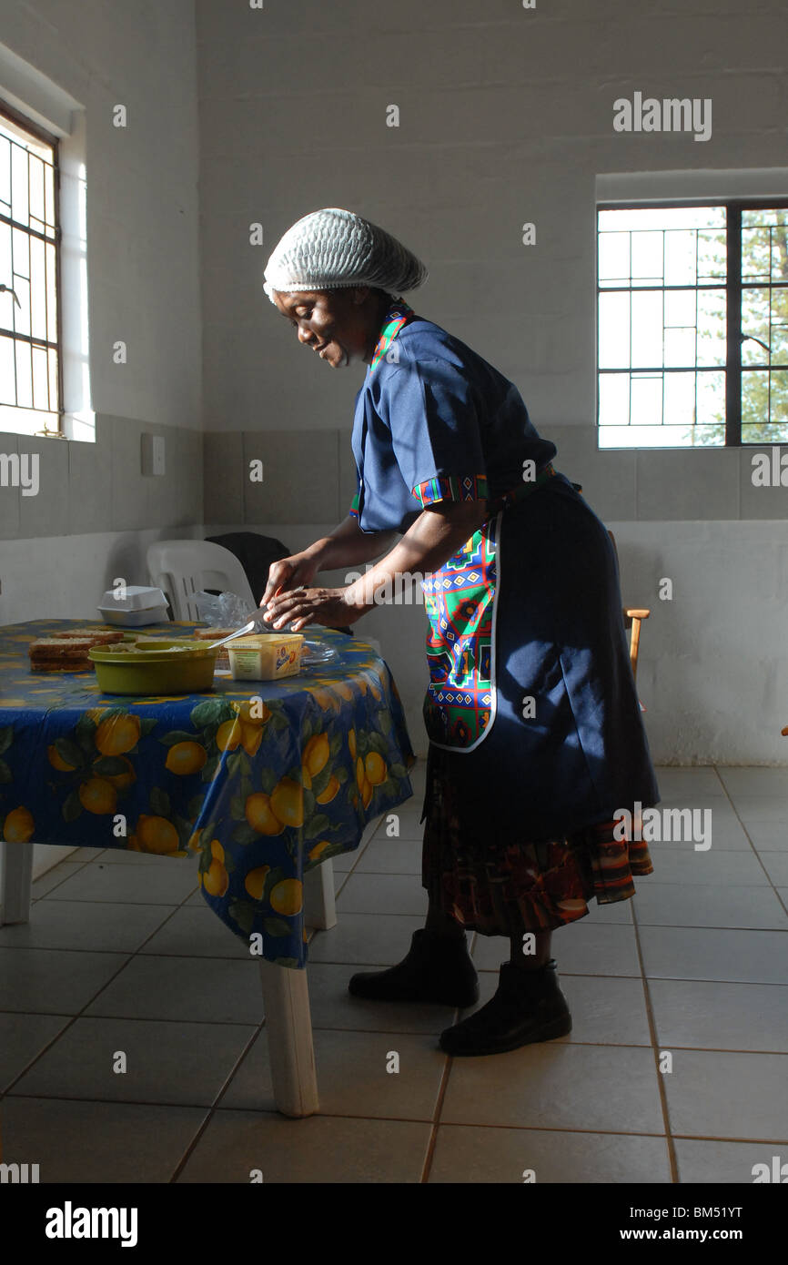 Working in a snack bar hi-res stock photography and images - Alamy