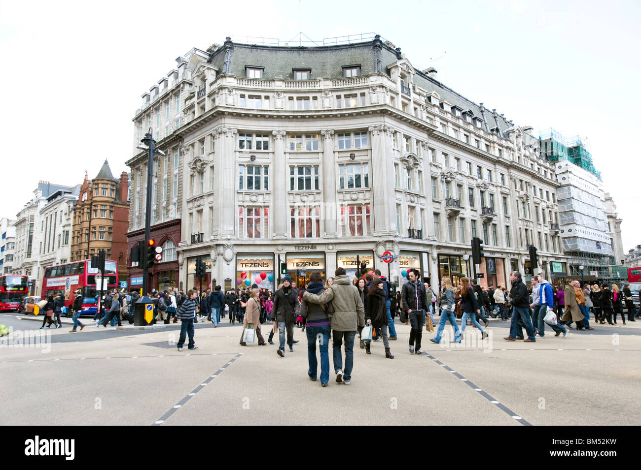 Oxford circus crossing hi-res stock photography and images - Alamy