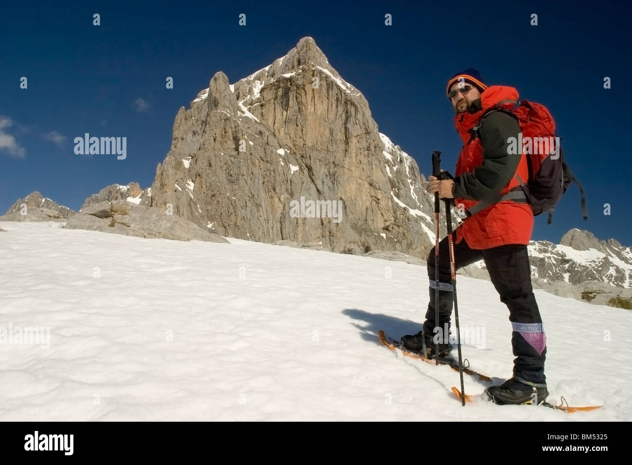 Treeking mountains hi-res stock photography and images - Alamy