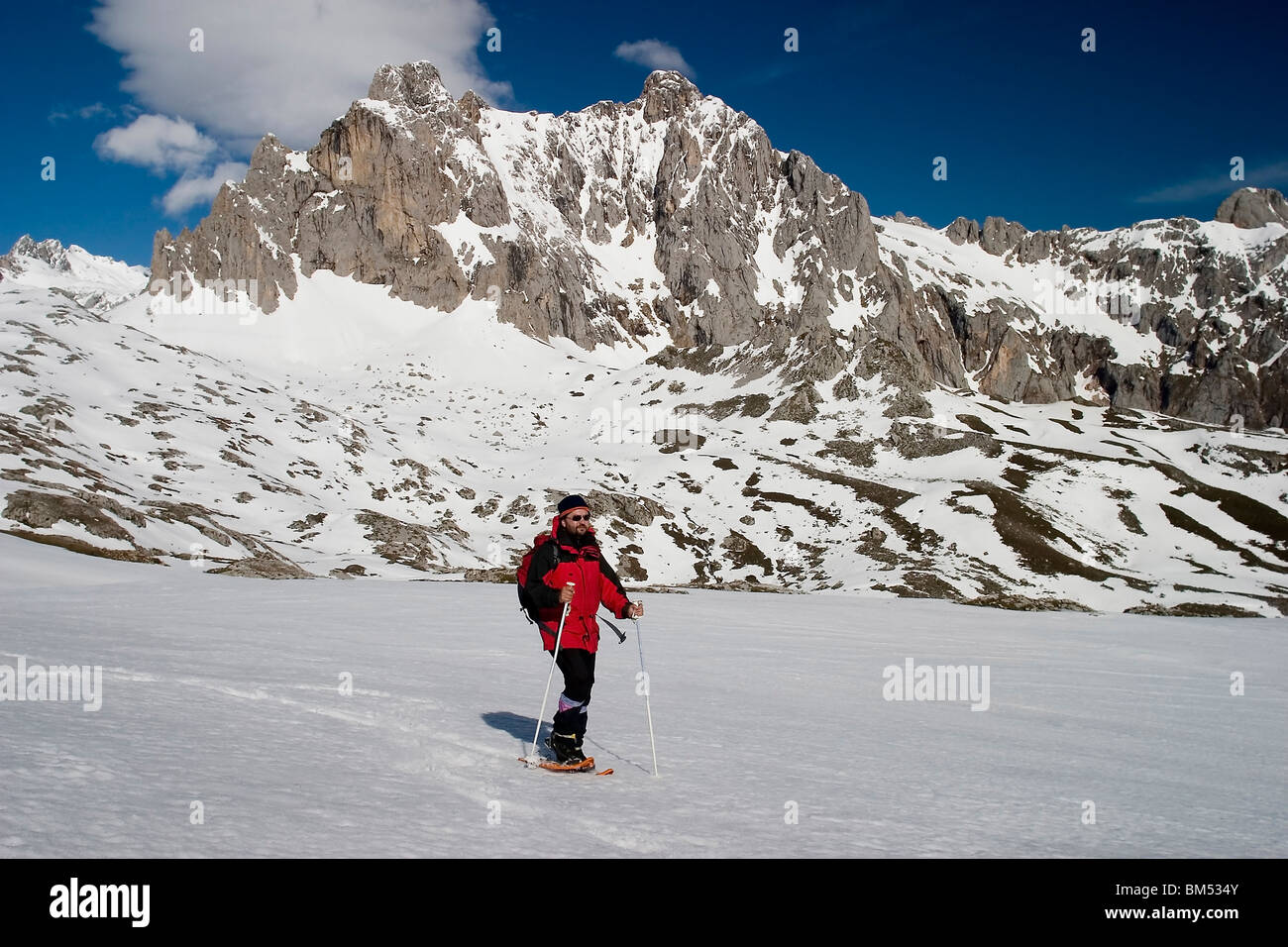 Treeking mountains hi-res stock photography and images - Alamy