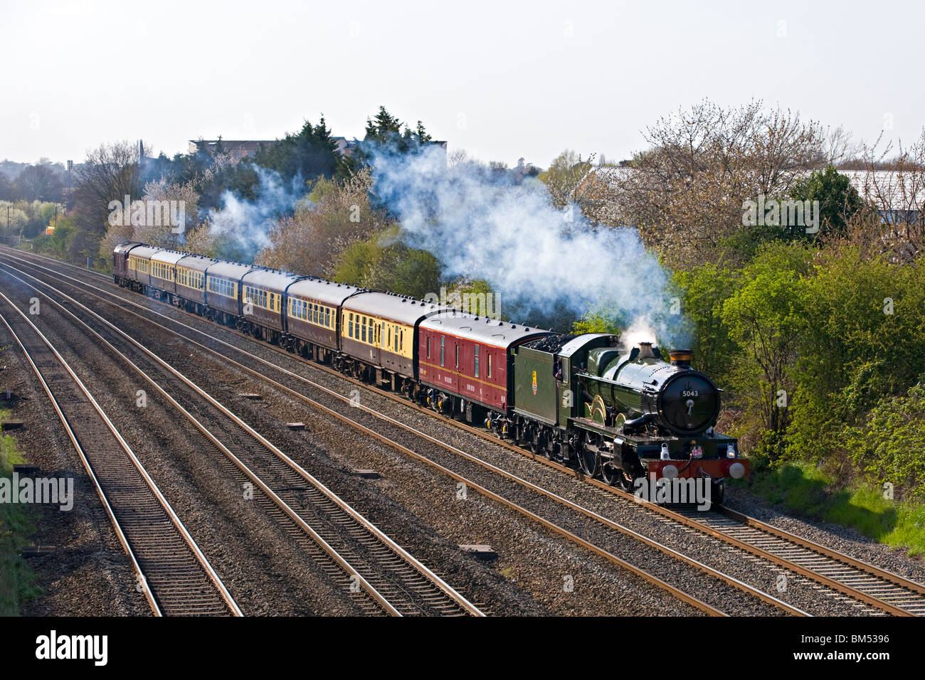 Steam Locomotive ex GWR Castle Class 4-6-0 5043 'Earl of Mount Edgcumbe ...