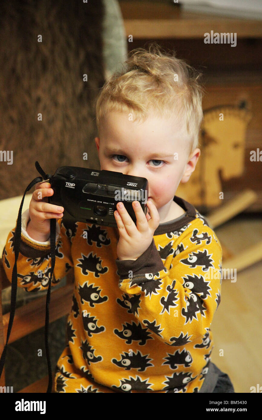 Take photographs hi-res stock photography and images - Alamy