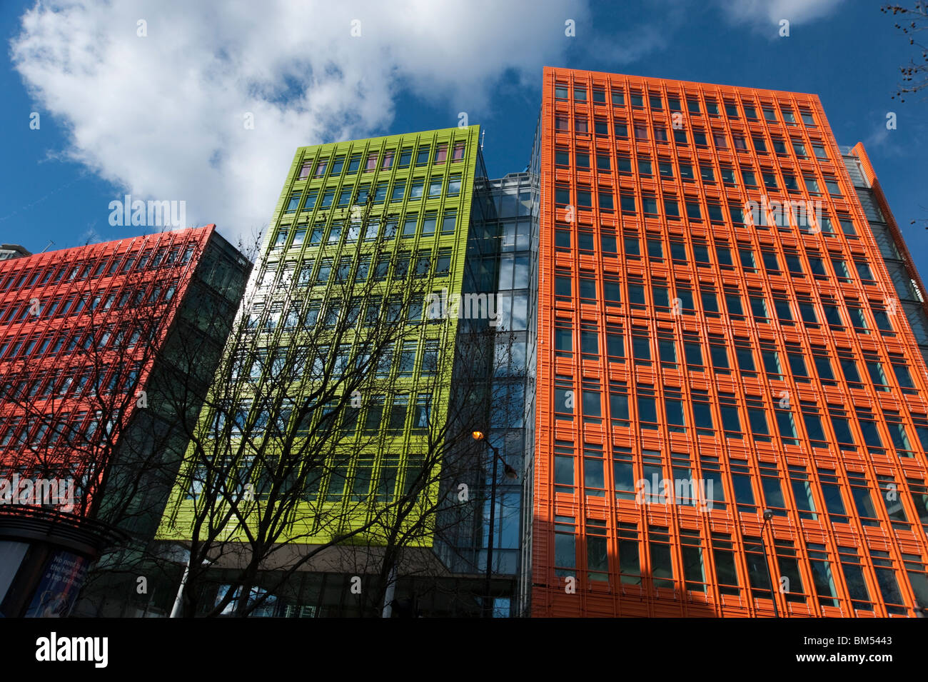 Modern architecture by Renzo Piano at Central Saint Giles, London ...