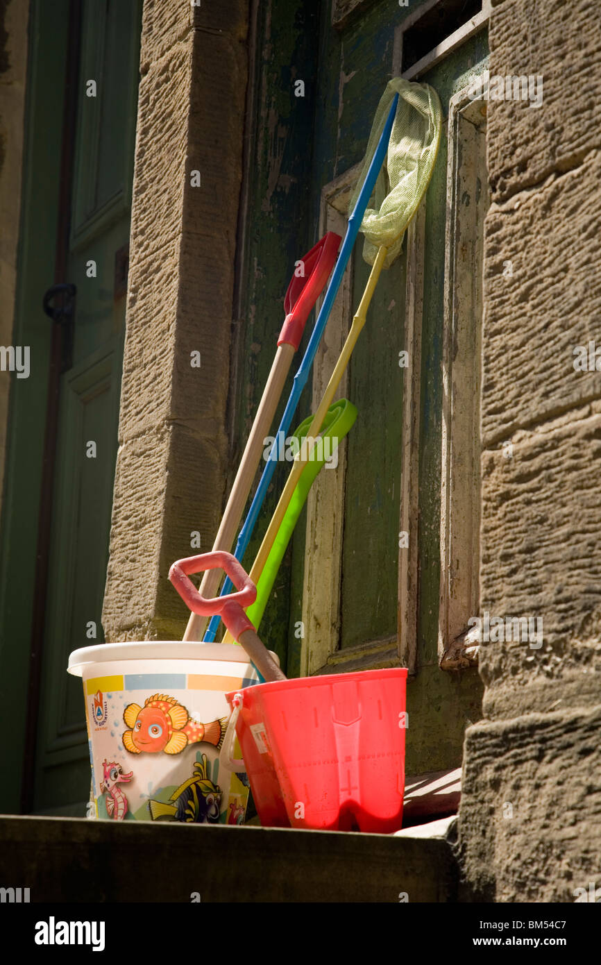 Child's bucket and net hi-res stock photography and images - Alamy