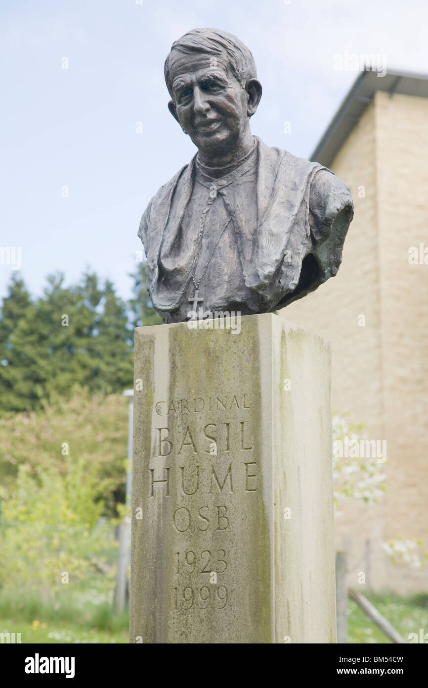 Cardinal basil hume hi-res stock photography and images - Alamy