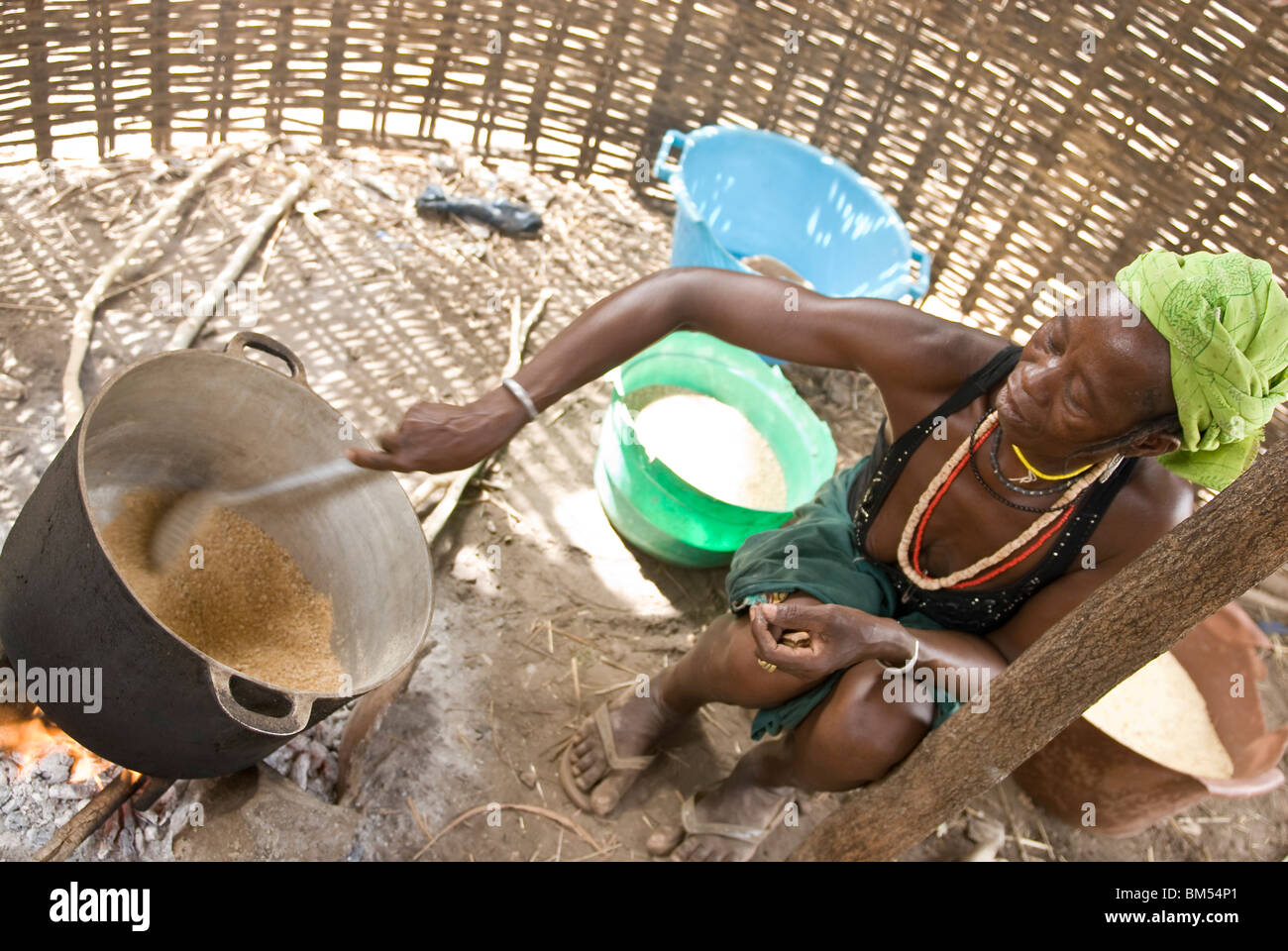 Peanuts senegal hi-res stock photography and images - Alamy