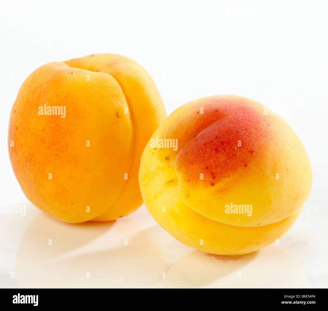 Apricot apricots pair hi-res stock photography and images - Alamy