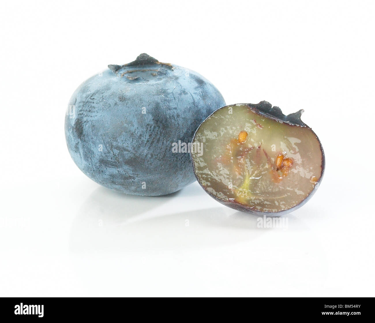 Blue berries Cut Out Stock Images & Pictures - Alamy