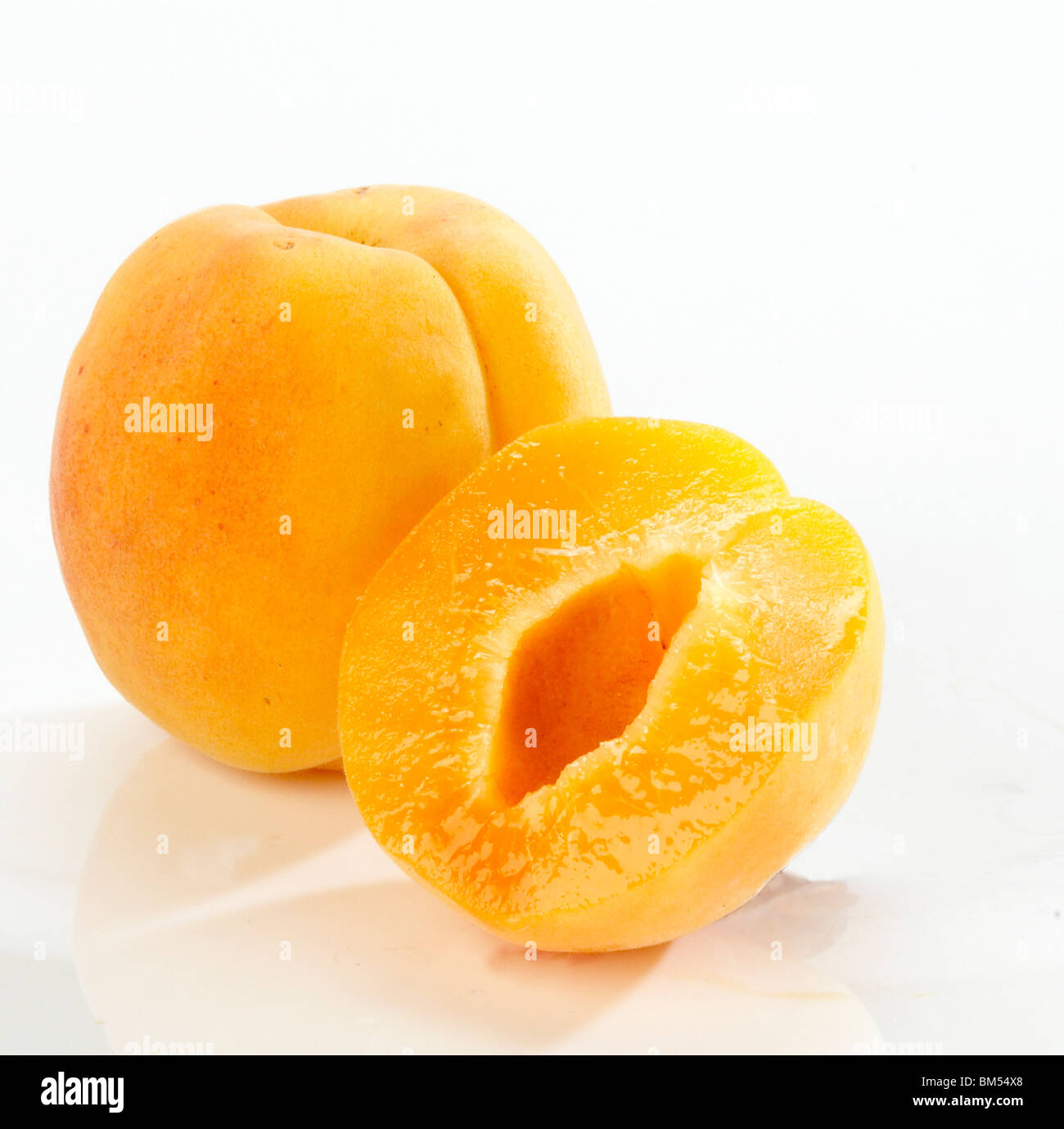 Apricot apricots pair hi-res stock photography and images - Alamy