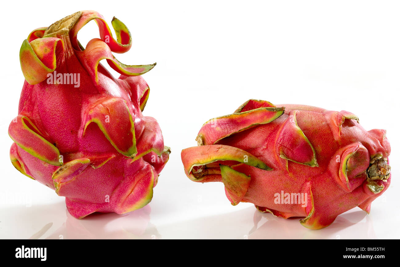 Pair of dragon fruit hi-res stock photography and images - Alamy