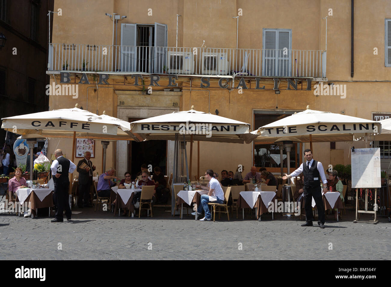 Tre scalini navona rome hi-res stock photography and images - Alamy
