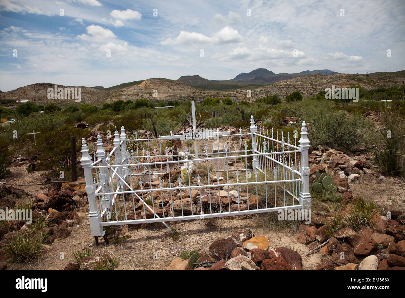 Burial plot in Concordia cemetery Shafter silver mining ghost town ...