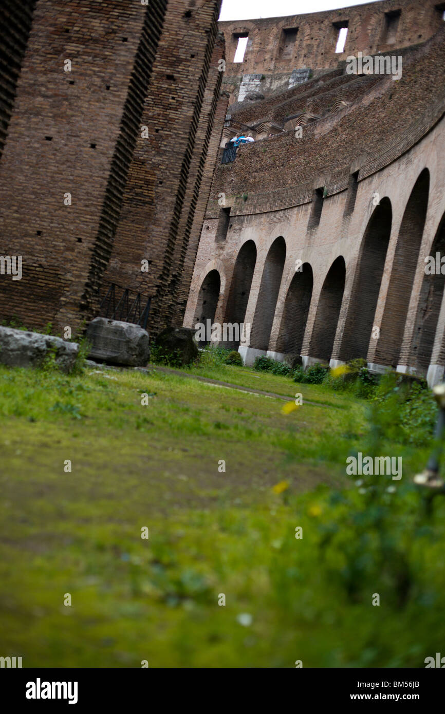 Classic roman facade hi-res stock photography and images - Alamy