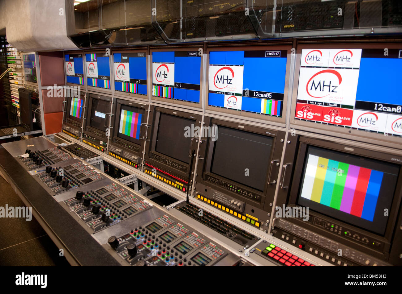 Broadcast control room hi-res stock photography and images - Alamy