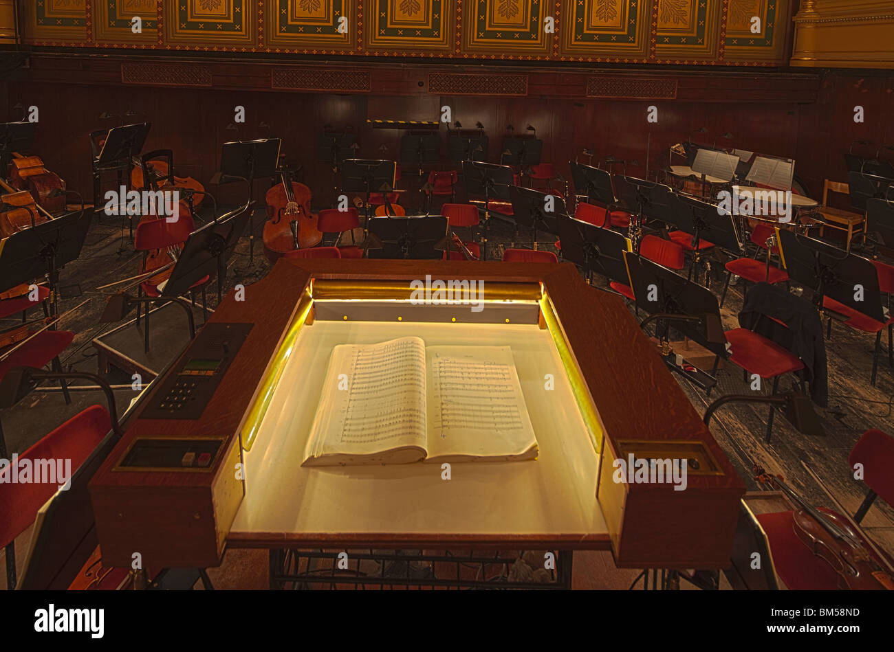 Pit Orchestra High Resolution Stock Photography and Images - Alamy