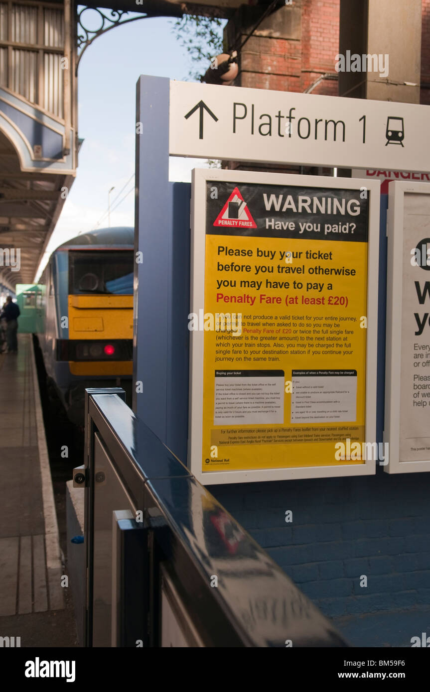 Passenger traction unit livery empty waiting hi-res stock photography ...