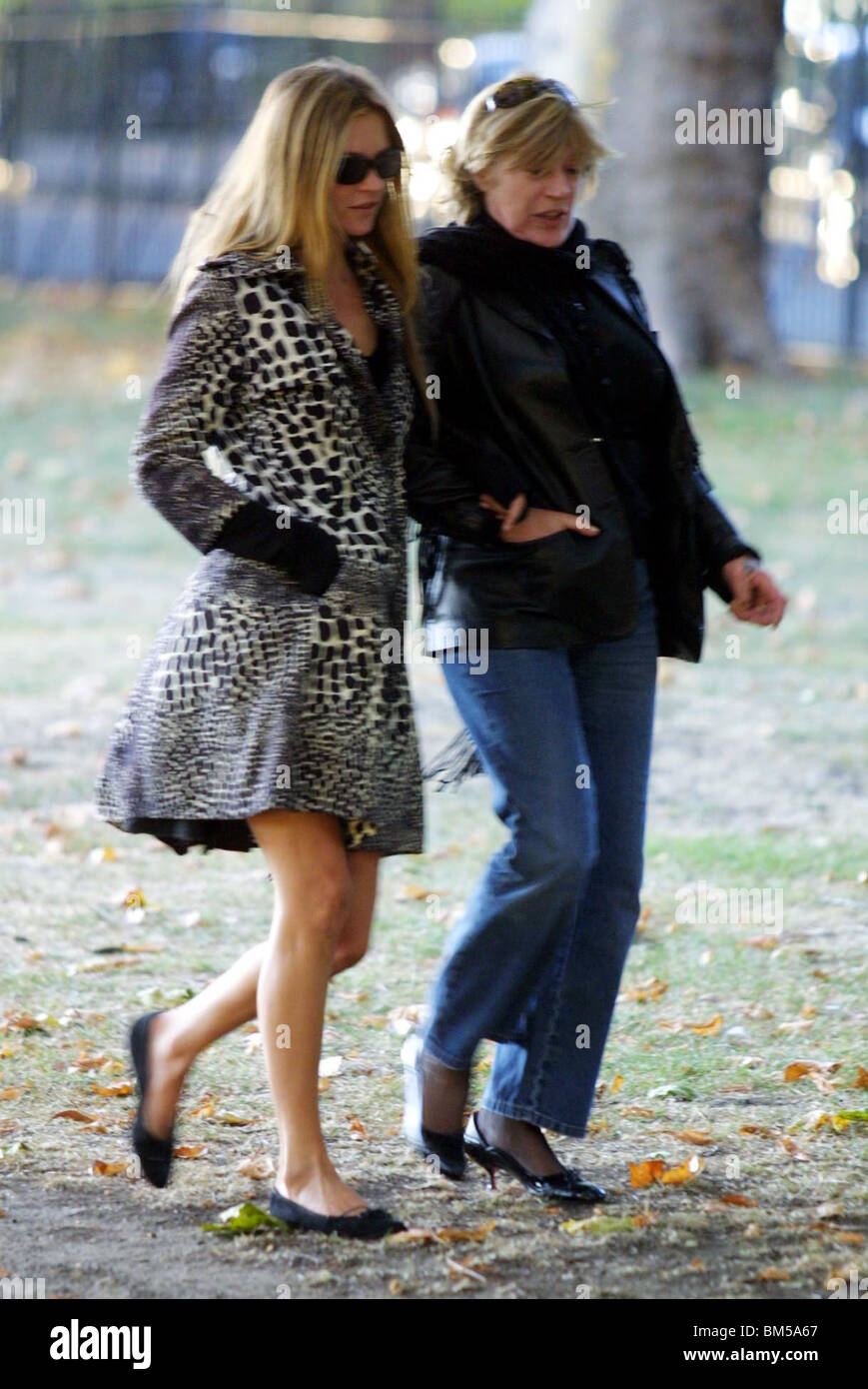 KATE MOSS AND MARIANNE FAITHFULL Stock Photo - Alamy