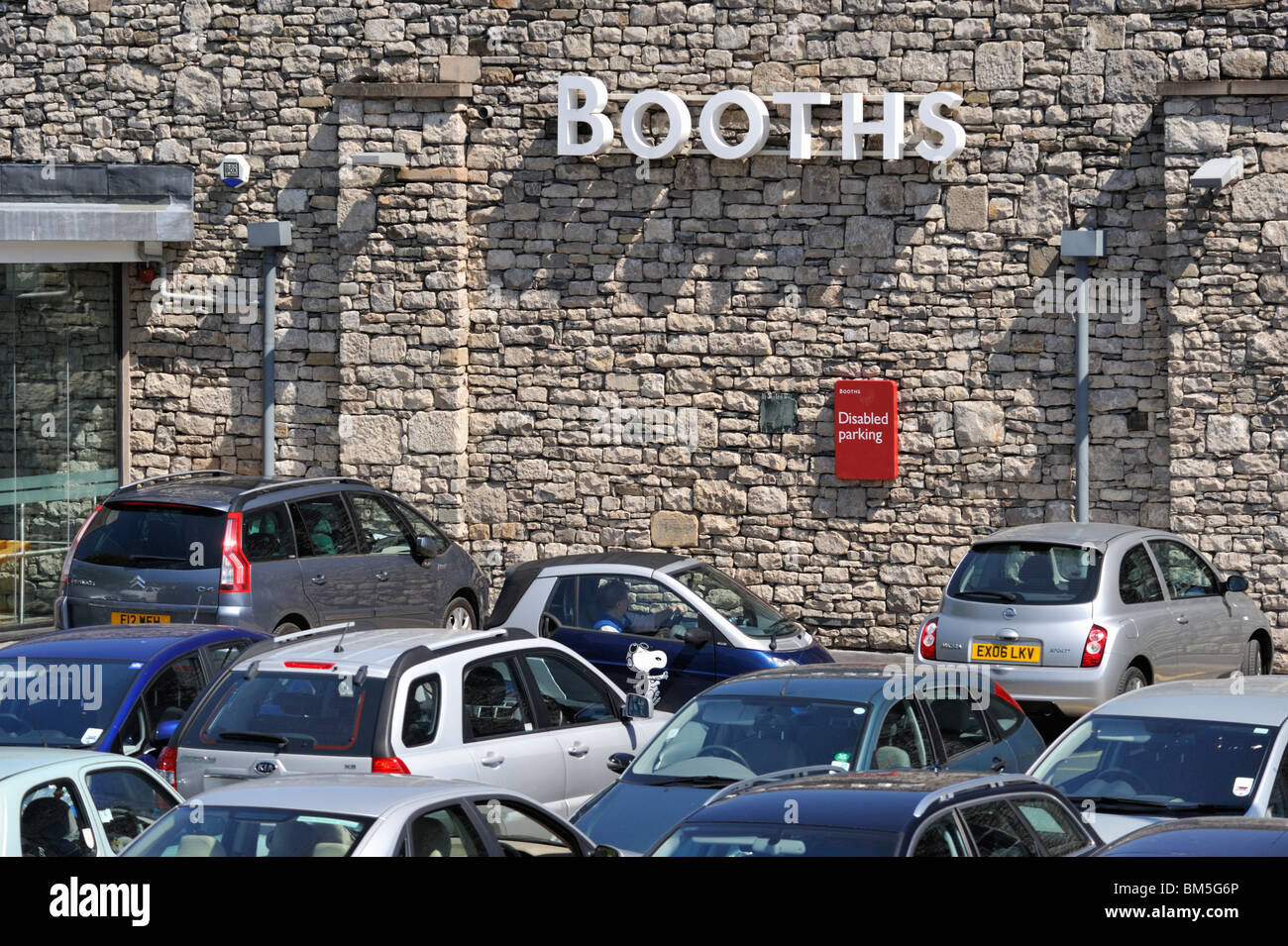 Booths supermarket hi-res stock photography and images - Alamy