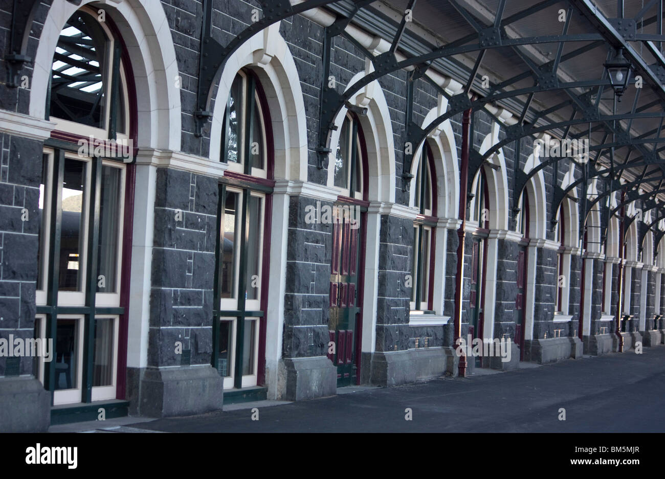 entrance to the railway station Stock Photo - Alamy