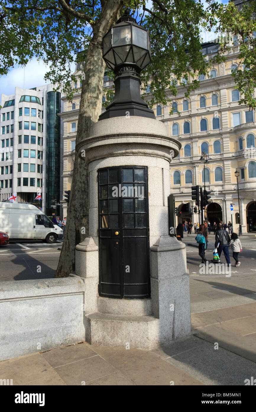 The UK's Smallest Police Station in Trafalgar Square London Stock Photo ...
