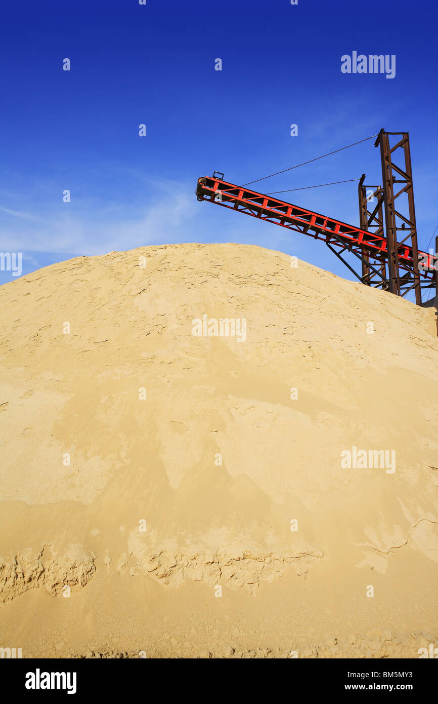 Sand quarry hi-res stock photography and images - Alamy
