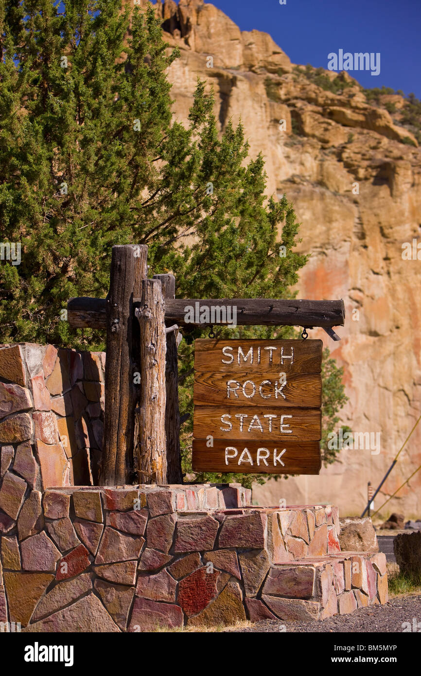 REDMOND, OREGON, USA - Smith Rock State Park, entrance sign Stock Photo ...