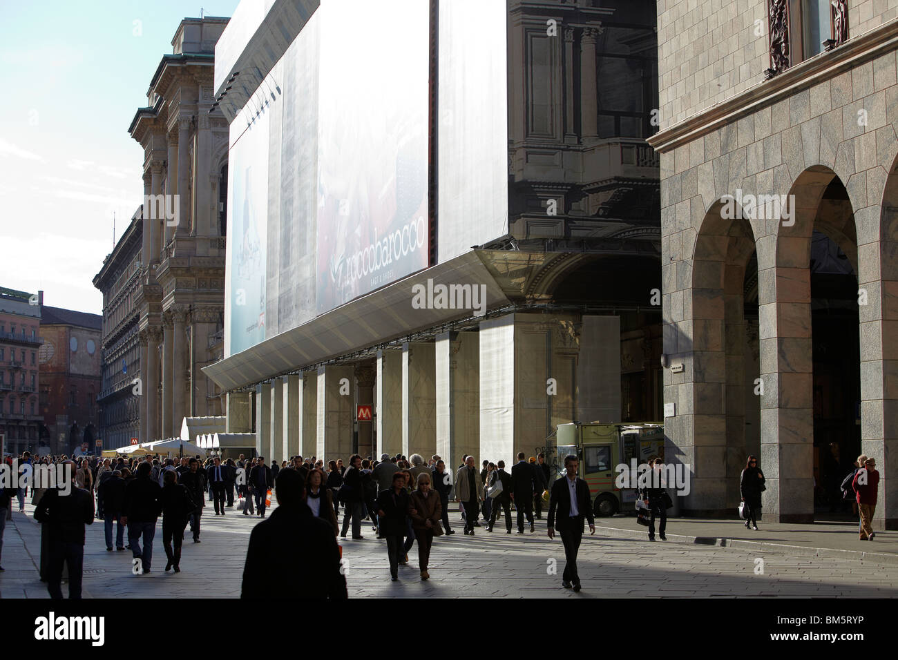 Italy Milan Street Scene Stock Photos & Italy Milan Street Scene Stock ...