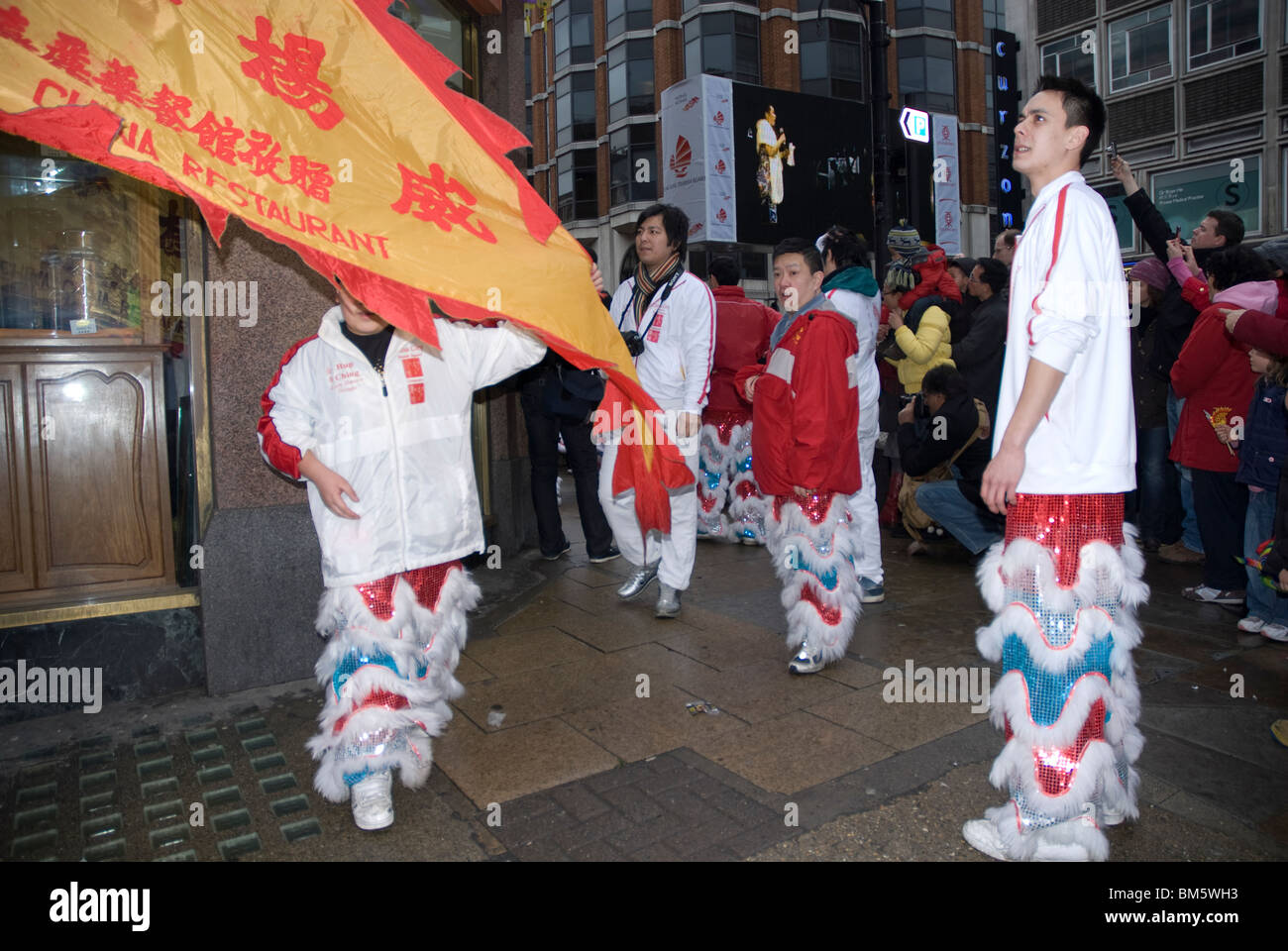 Chinese tiger dancers hi-res stock photography and images - Alamy