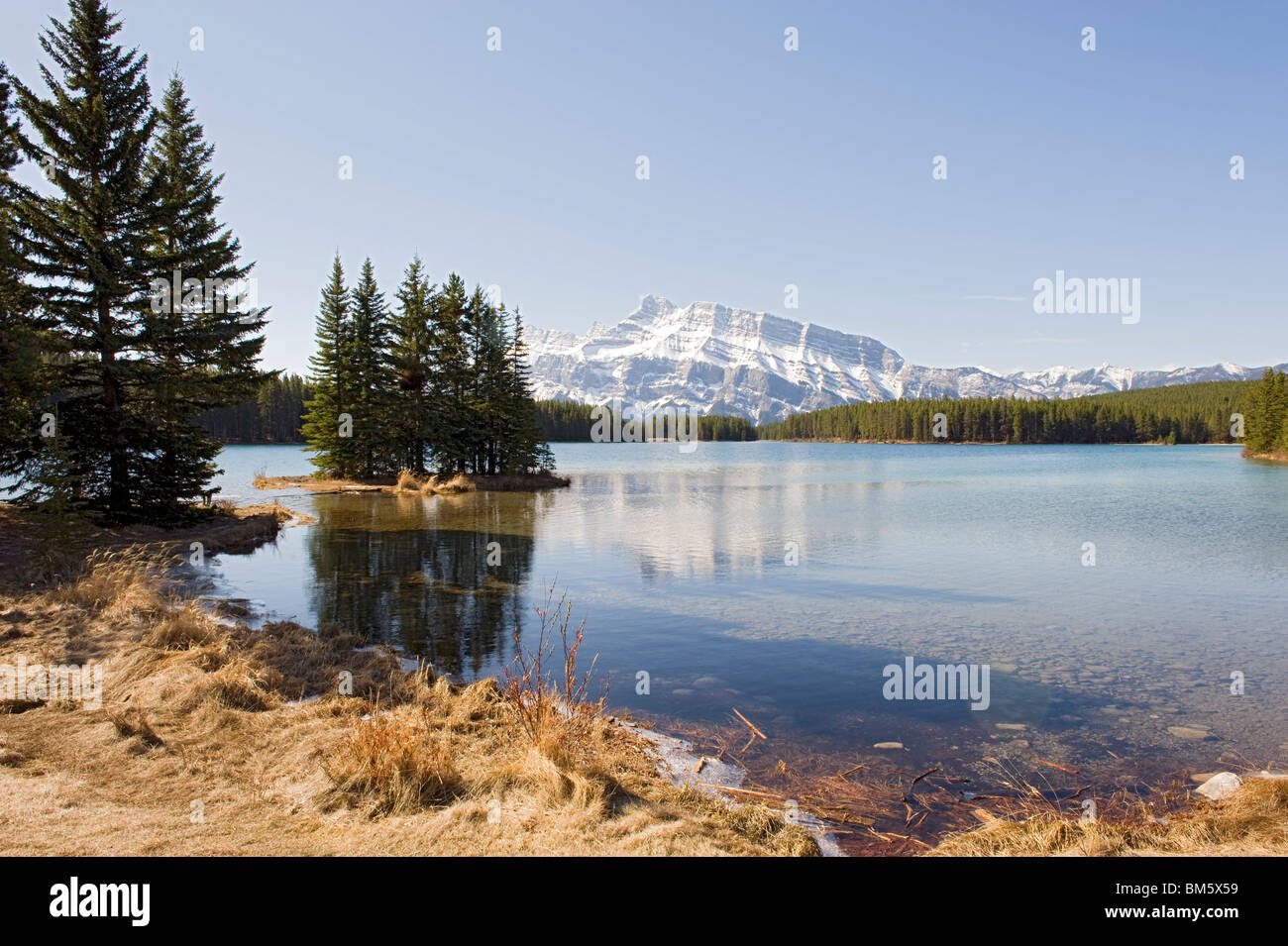 Two Jacks Lake near Banff, Alberta, Canada Stock Photo - Alamy