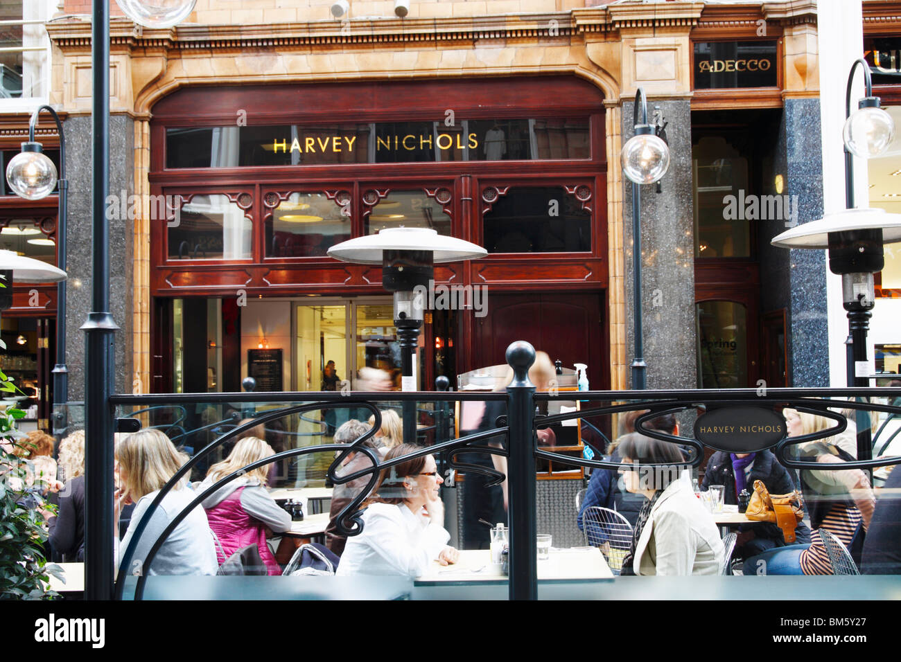 Briggate leeds hi-res stock photography and images - Alamy