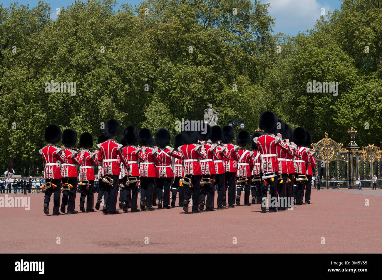 Grenadier guards uniform hi-res stock photography and images - Alamy
