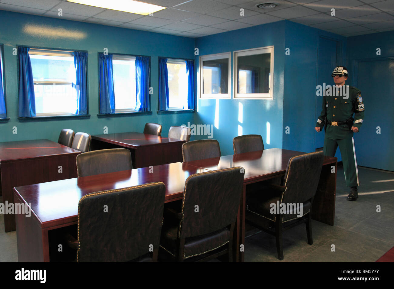 Republic of Korea Soldier Joint Security Area Panmunjom, Demilitarized ...