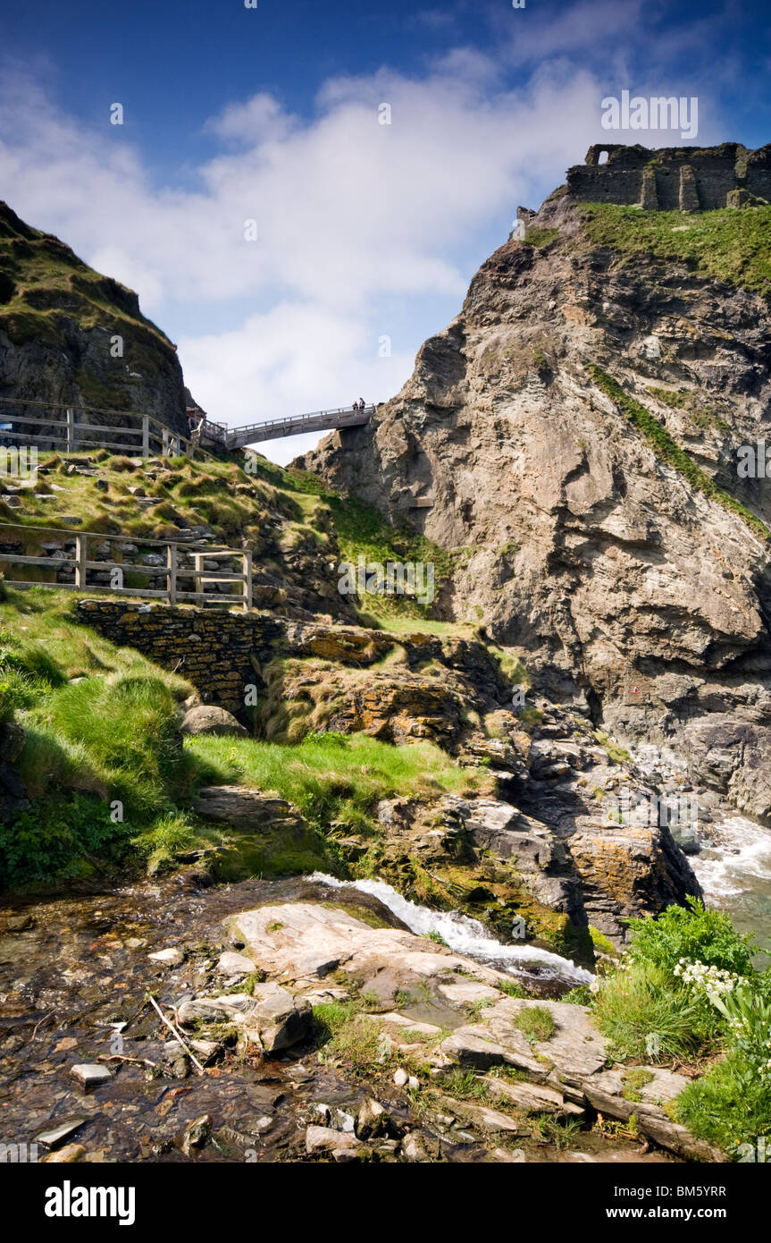 The castle ruins and dramatic cliffs at Tintagel in Cornwall, England ...