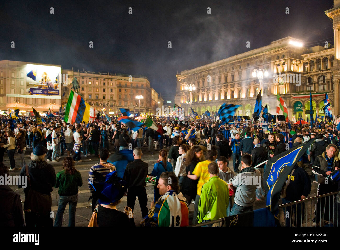 Festa duomo scudetto hi-res stock photography and images - Alamy