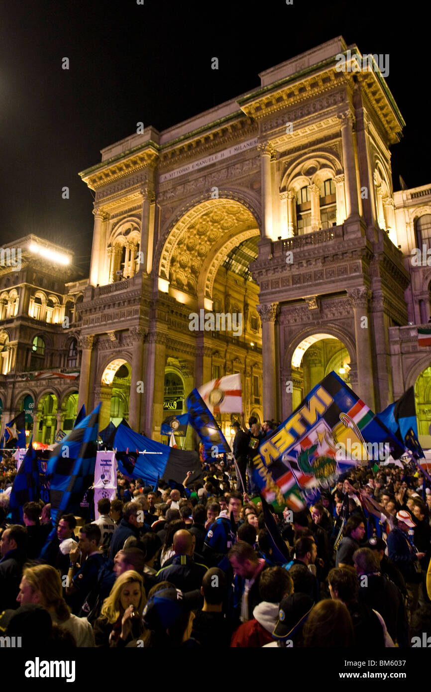Inter milan fans hi-res stock photography and images - Alamy