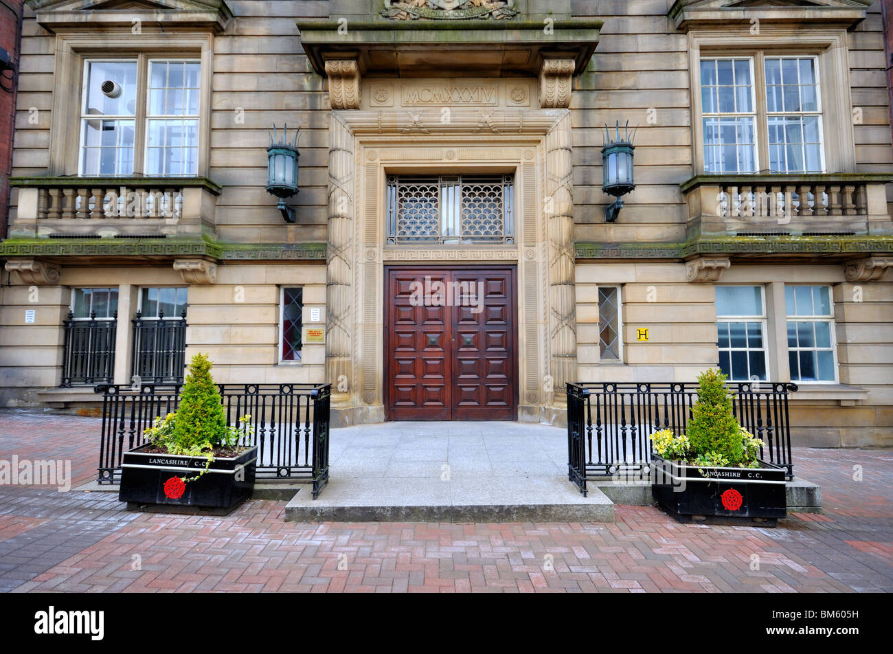 The imposing front entrance to County hall in Preston Stock Photo - Alamy