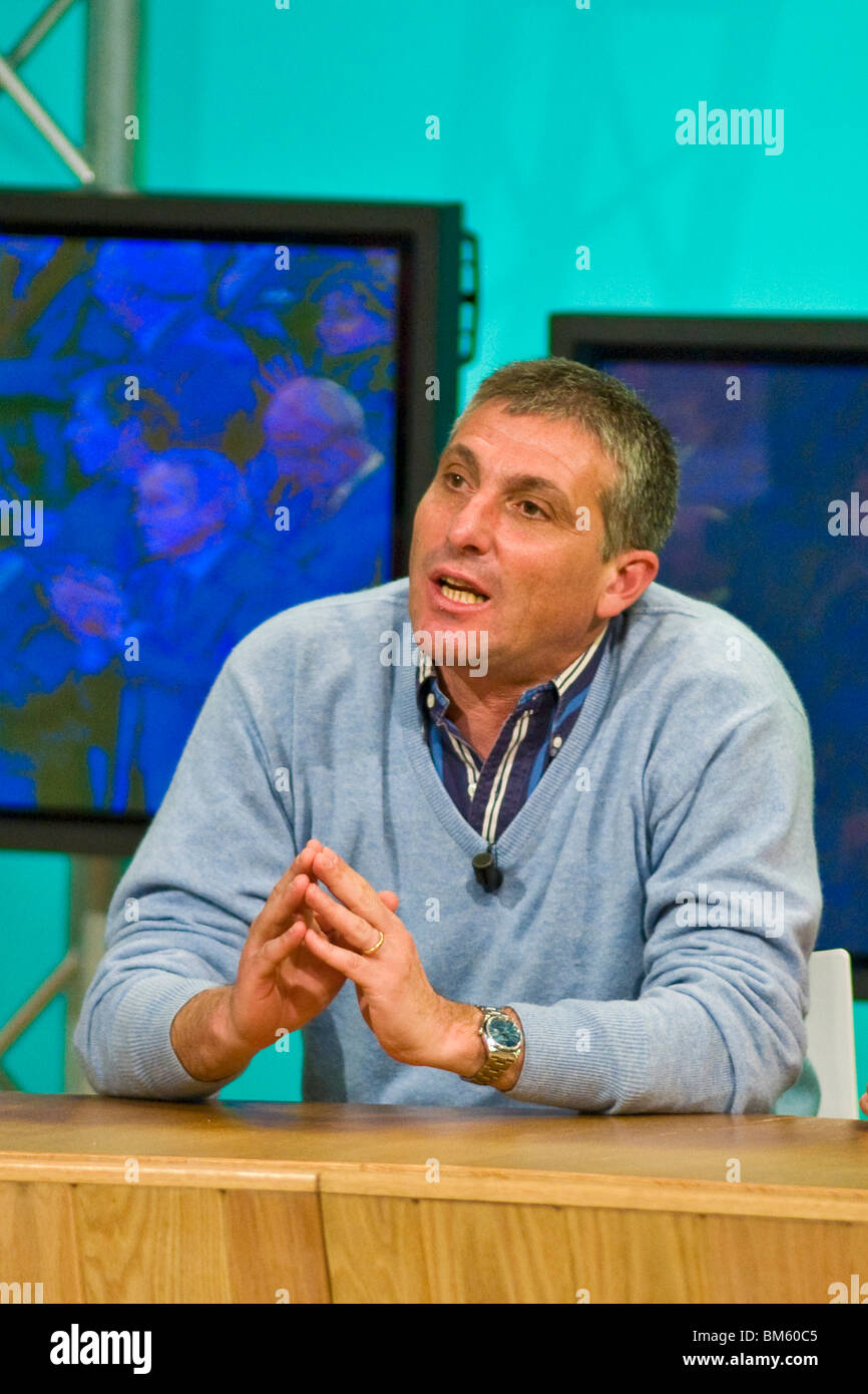 Qsvs show hi-res stock photography and images - Alamy