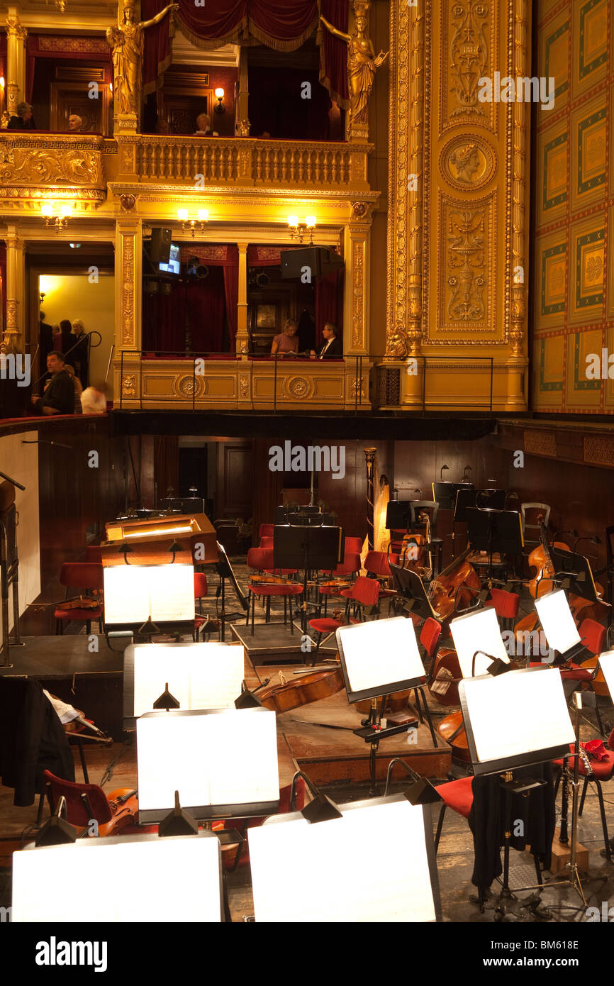 Orchestra pit hi-res stock photography and images - Alamy