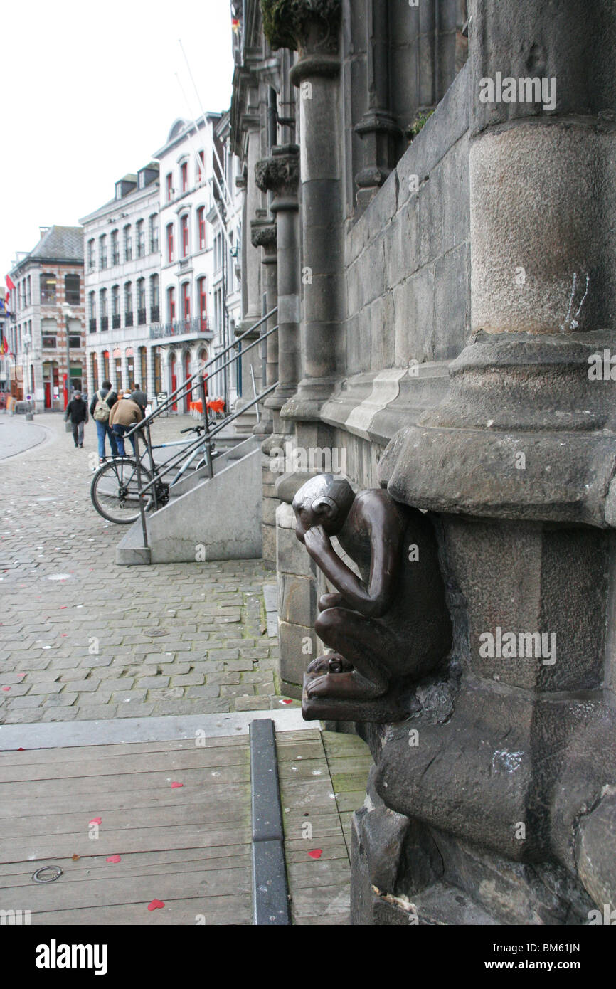 monkey made in bronze, symbol of Mons, Belgium. Europe Stock Photo - Alamy
