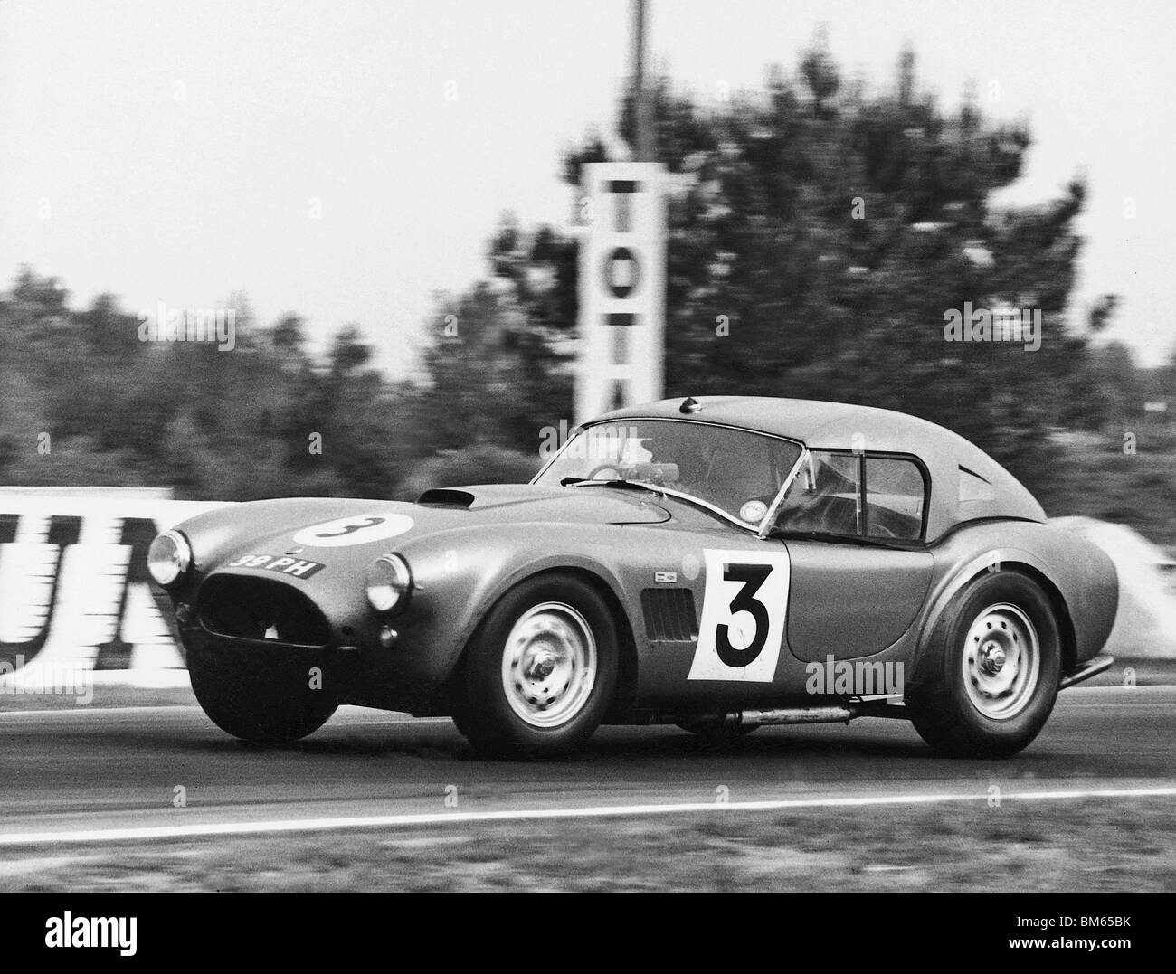 AC Cobra 1963 Le Mans. Bolton and Sanderson Stock Photo - Alamy