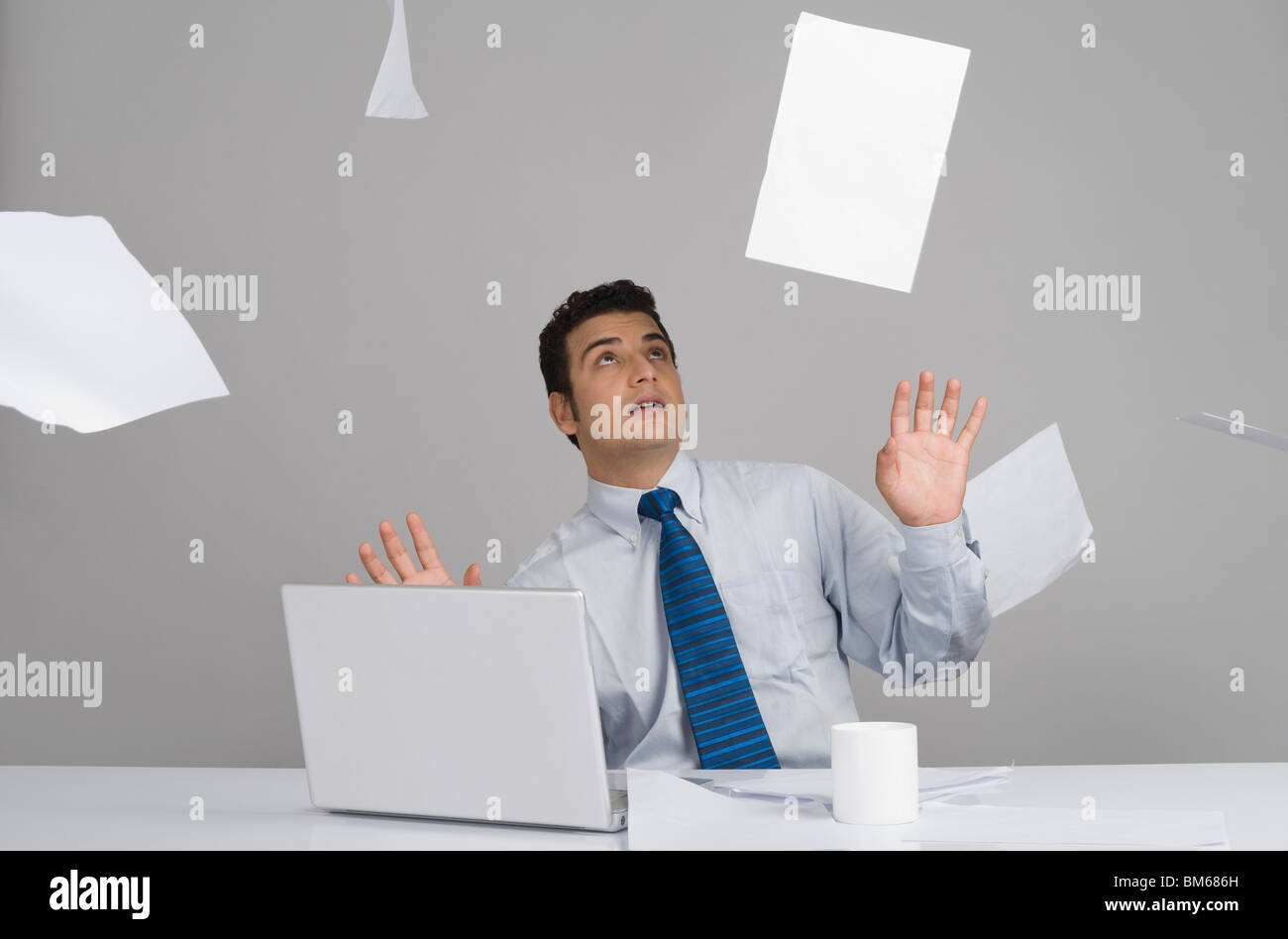 Papers Falling High Resolution Stock Photography and Images - Alamy