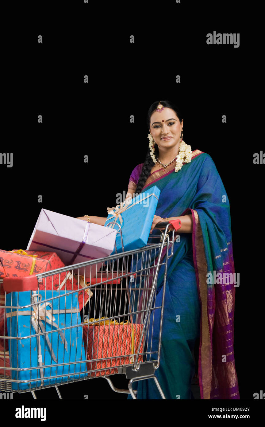 Diwali shopping sari hi-res stock photography and images - Alamy