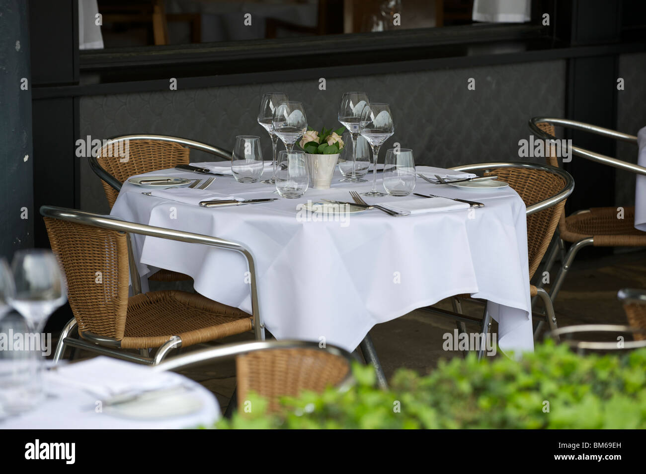 Alfresco dining table Stock Photo - Alamy